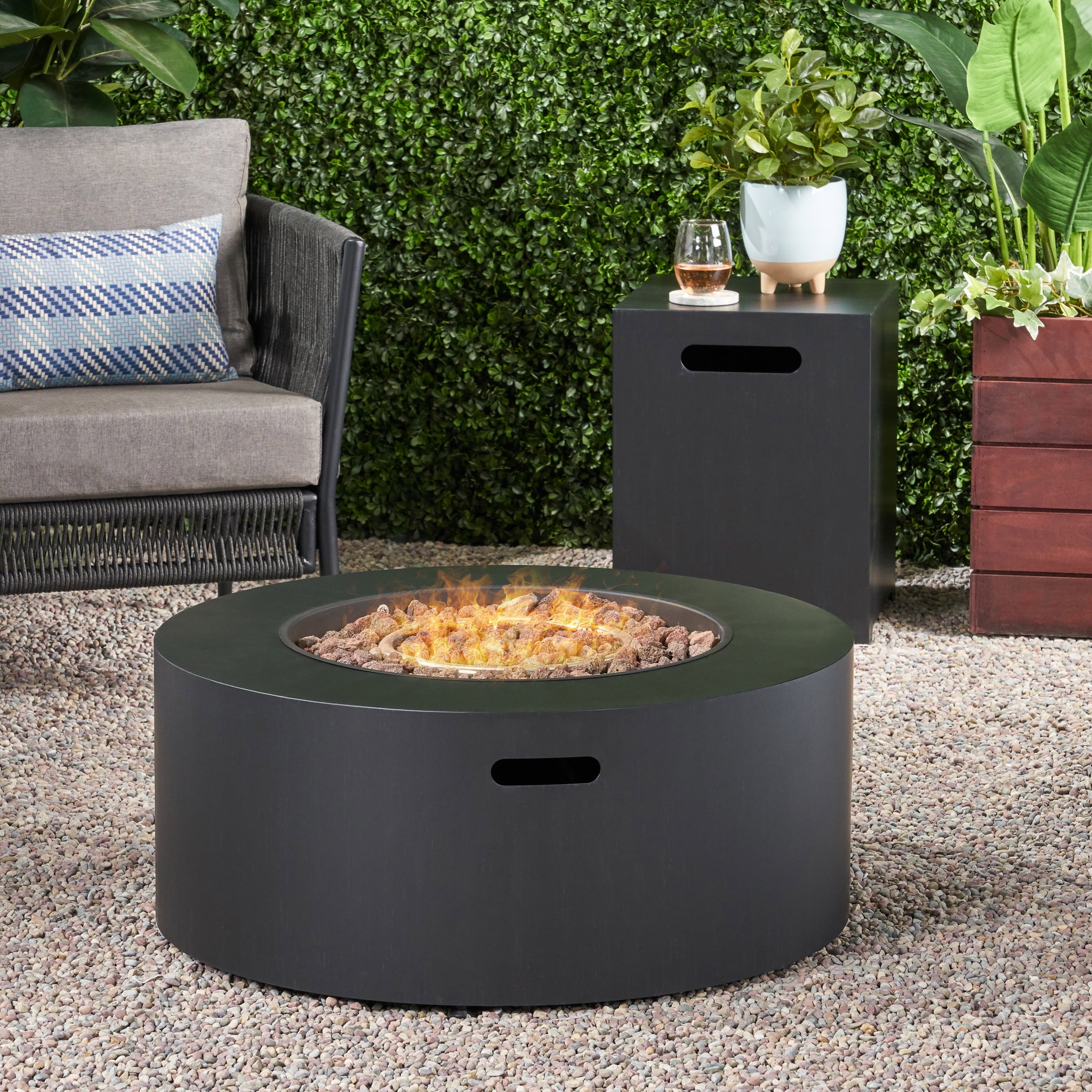 Jefferson Outdoor Round Fire Pit with Tank Holder – GDFStudio