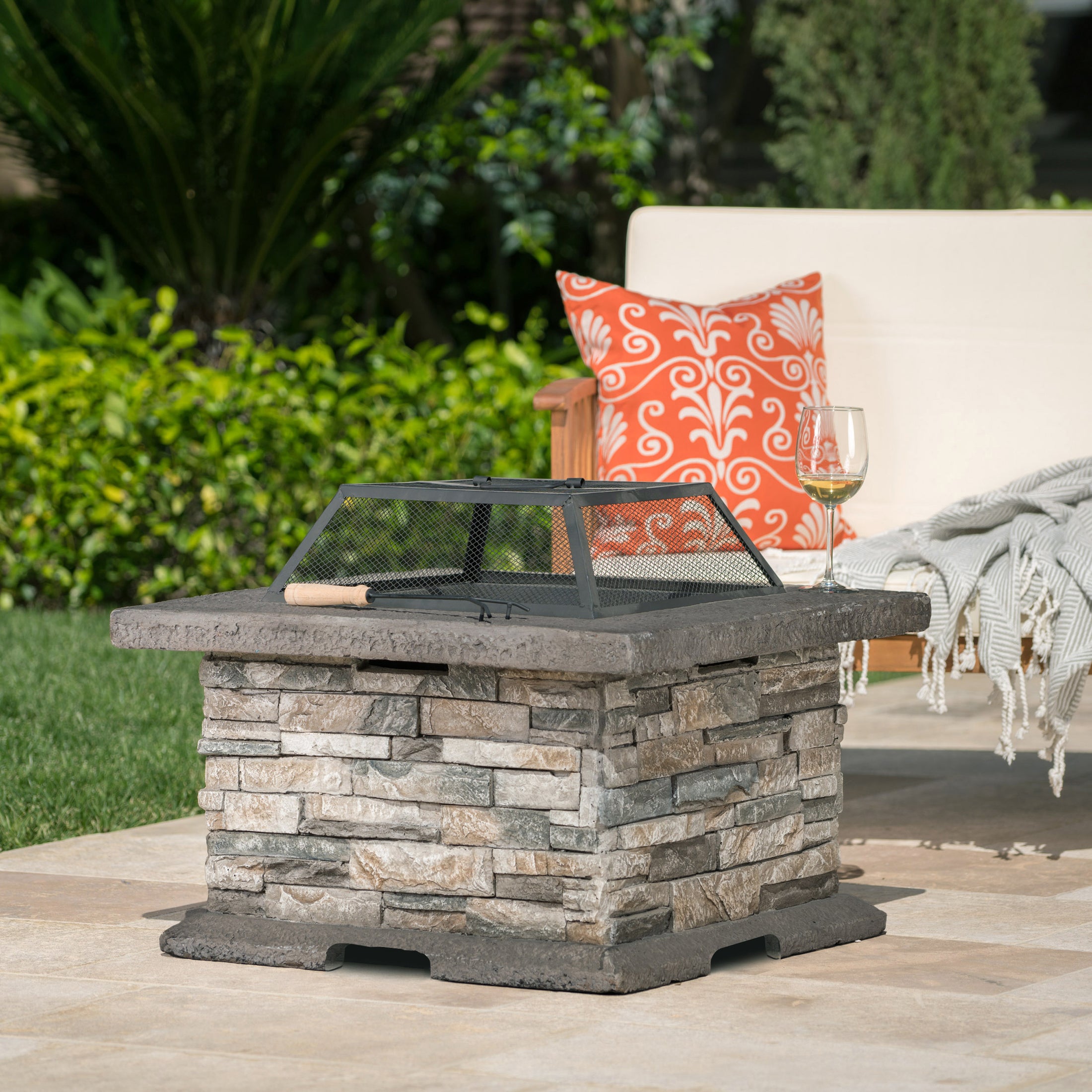 Kentwood Outdoor Fire Pit – GDFStudio