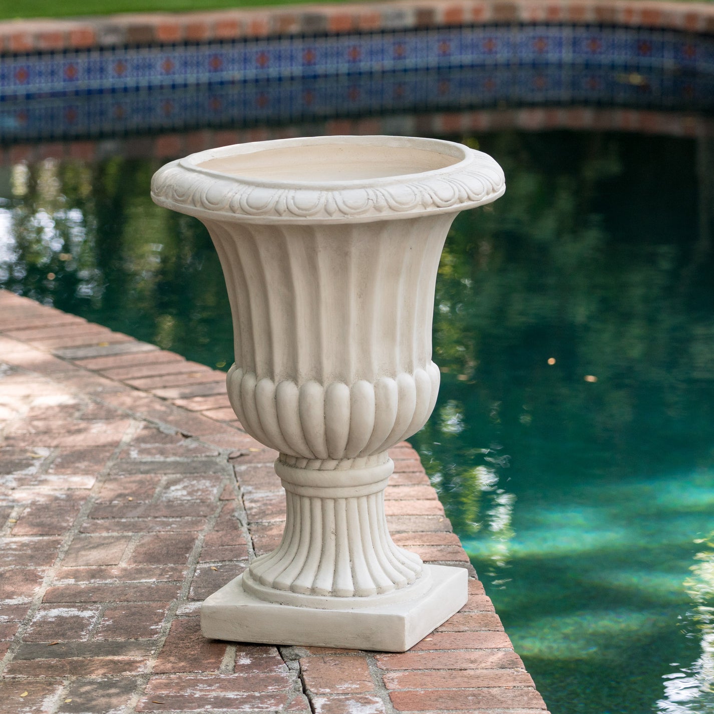 Napoli Antique White Stone Planter – GDFStudio