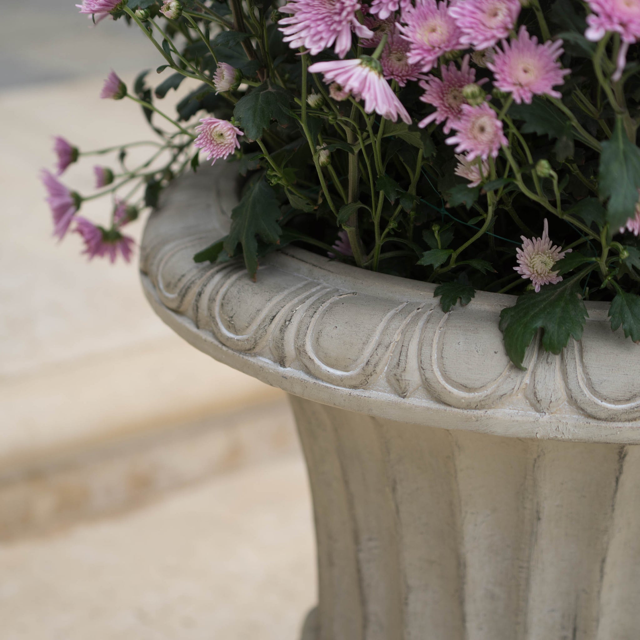 Napoli Outdoor Roman Antique Green Stone Garden Urn Planter – GDFStudio
